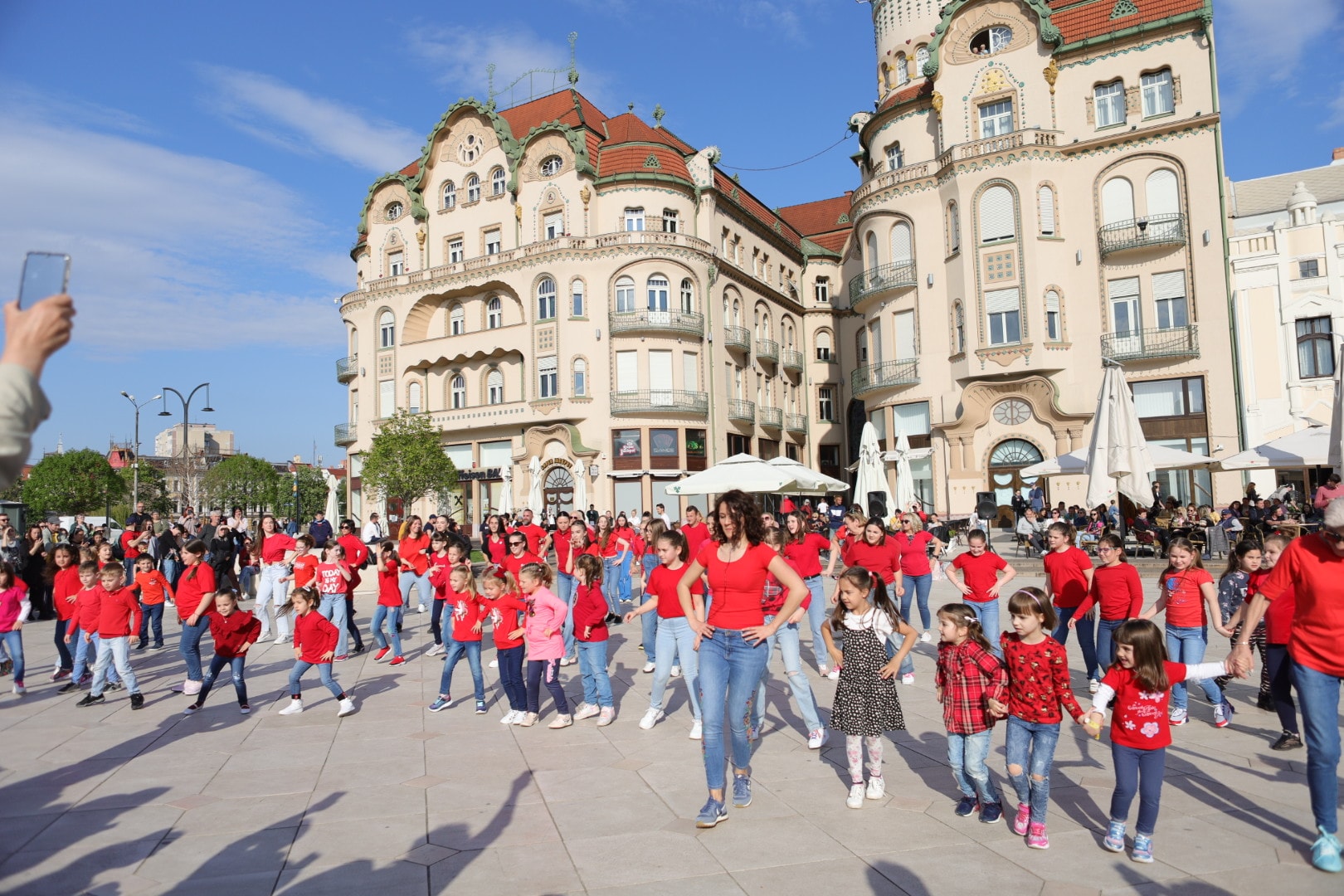 Flashmob, de Ziua Internațională a Dansului, în Piața Unirii - BihorJust.ro