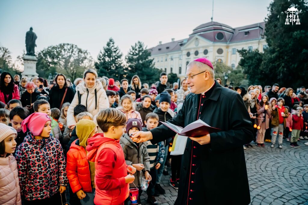 Felinarele Sf. Martin, soldatul care a devenit episcop, aprinse în ...