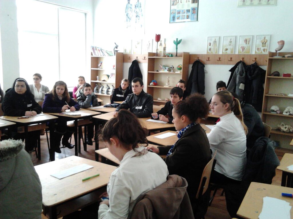 295. 128 lei pentru dotarea cu laboratoare inteligente a Liceului ...